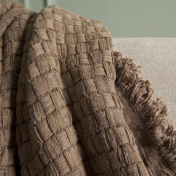 THR5002B Throws - Safavieh