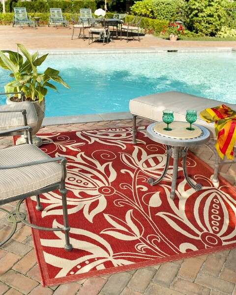 Vibrant Red Outdoor Rug | Courtyard Collection - Safavieh