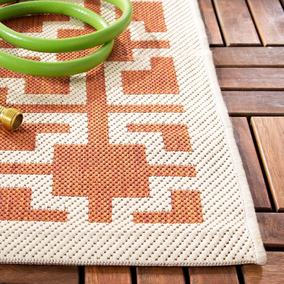 Rust & Beige Indoor Outdoor Carpet - Safavieh.com