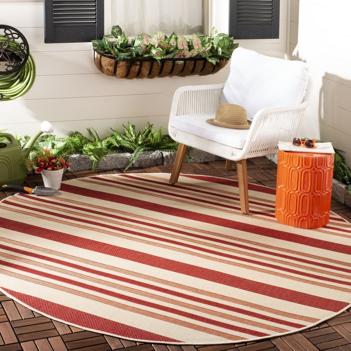 Red Striped Patio Carpet | Courtyard Collection - Safavieh
