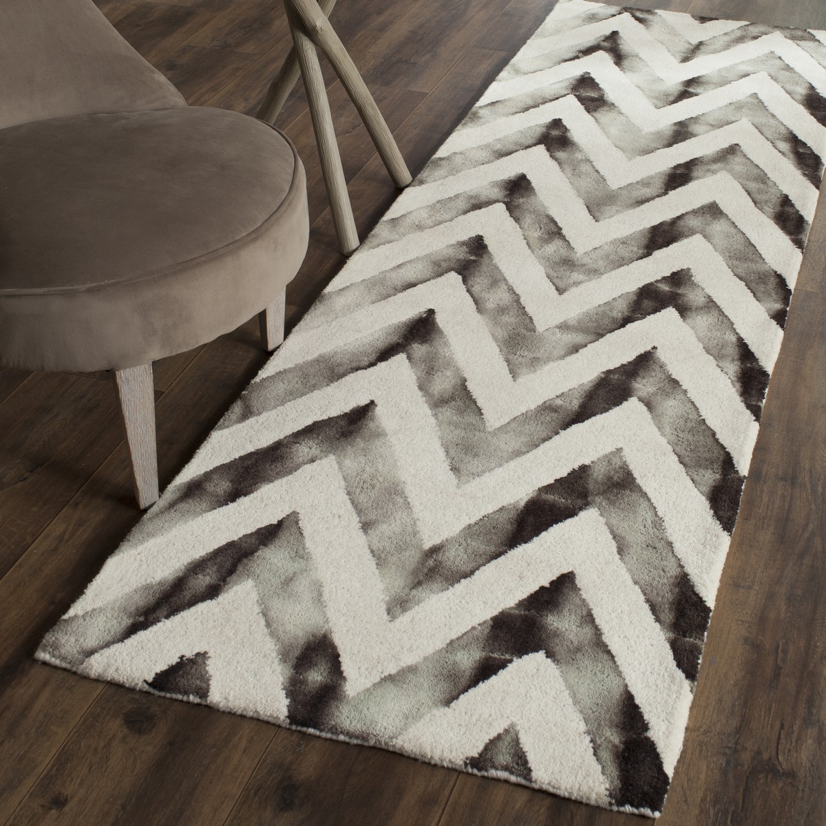 Rug DDY715D - Dip Dye Area Rugs by Safavieh