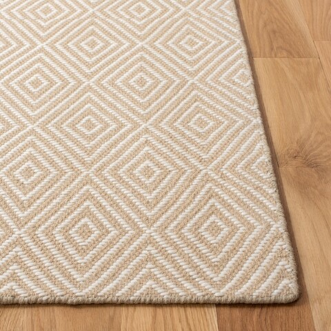 WIL715E | Beige Wilton Area Rug - Safavieh.com